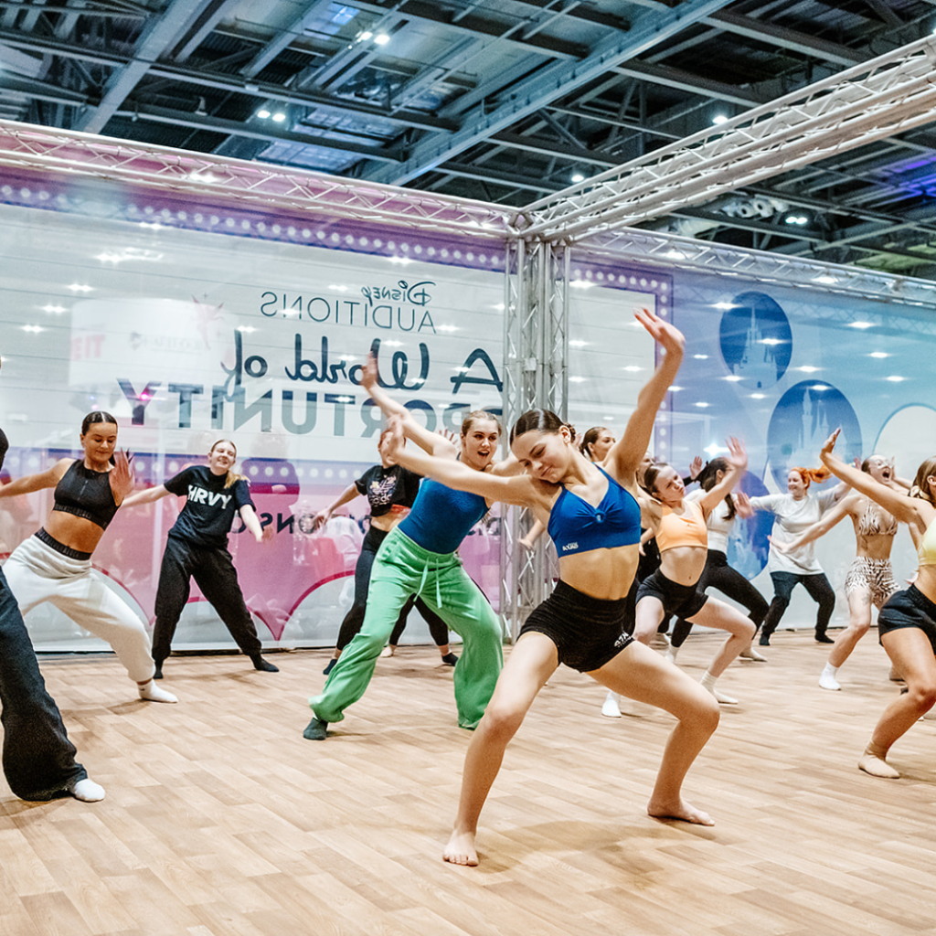 5 Reasons to Visit MOVE IT 2025 at London Excel Centre - 5 things to do ...